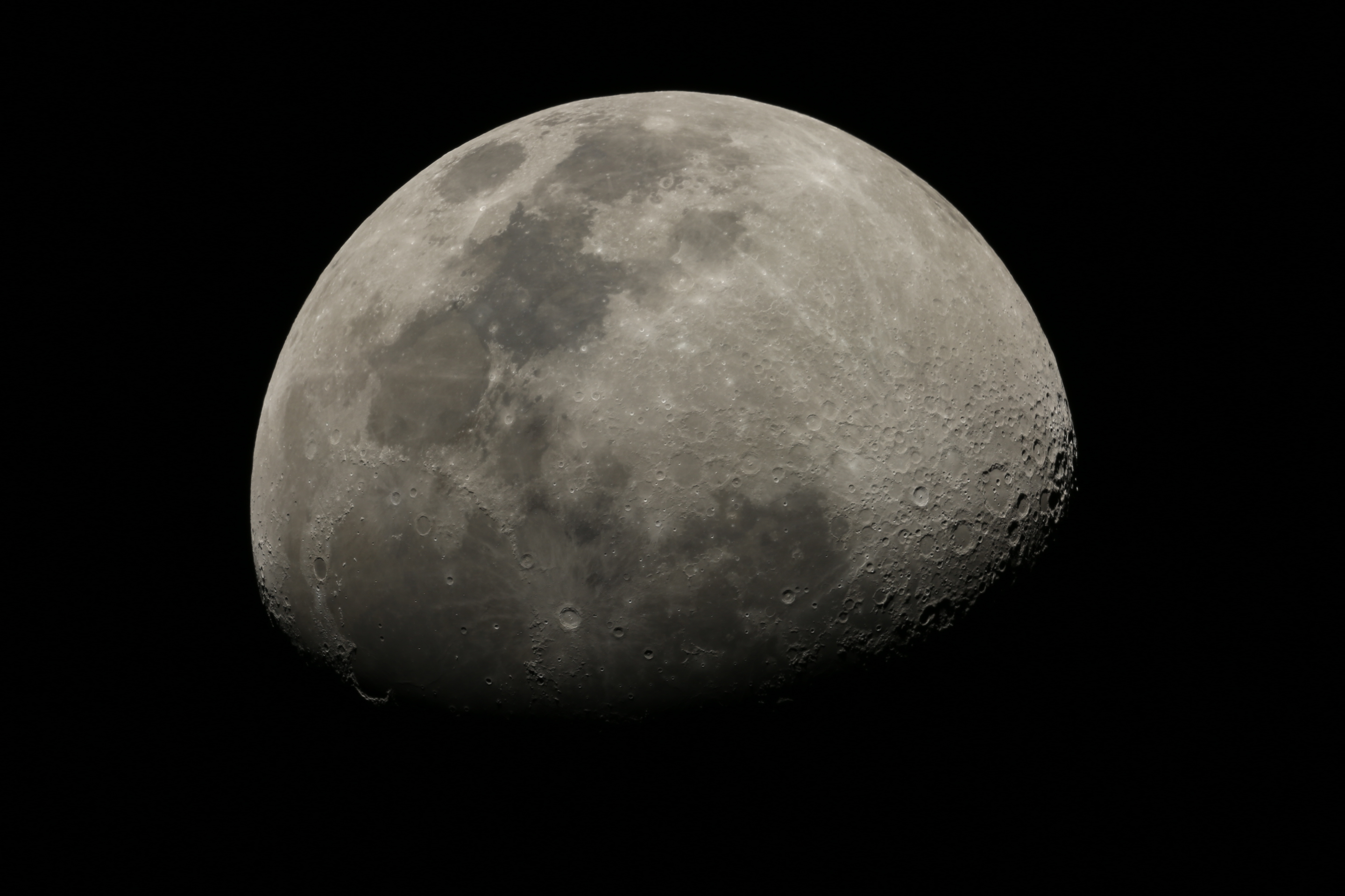 How To Find the Secret and Subtle Color in the Moon ...